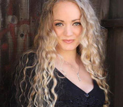 Exclusive Interview with Singer/Songwriter Whitton