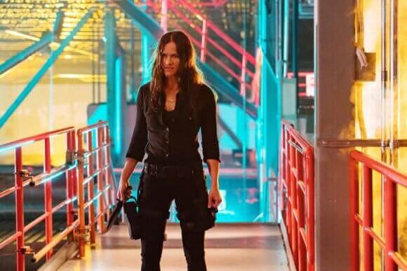 Van Helsing Season 3: Kelly Overton Interview on Vanessa's Transformation