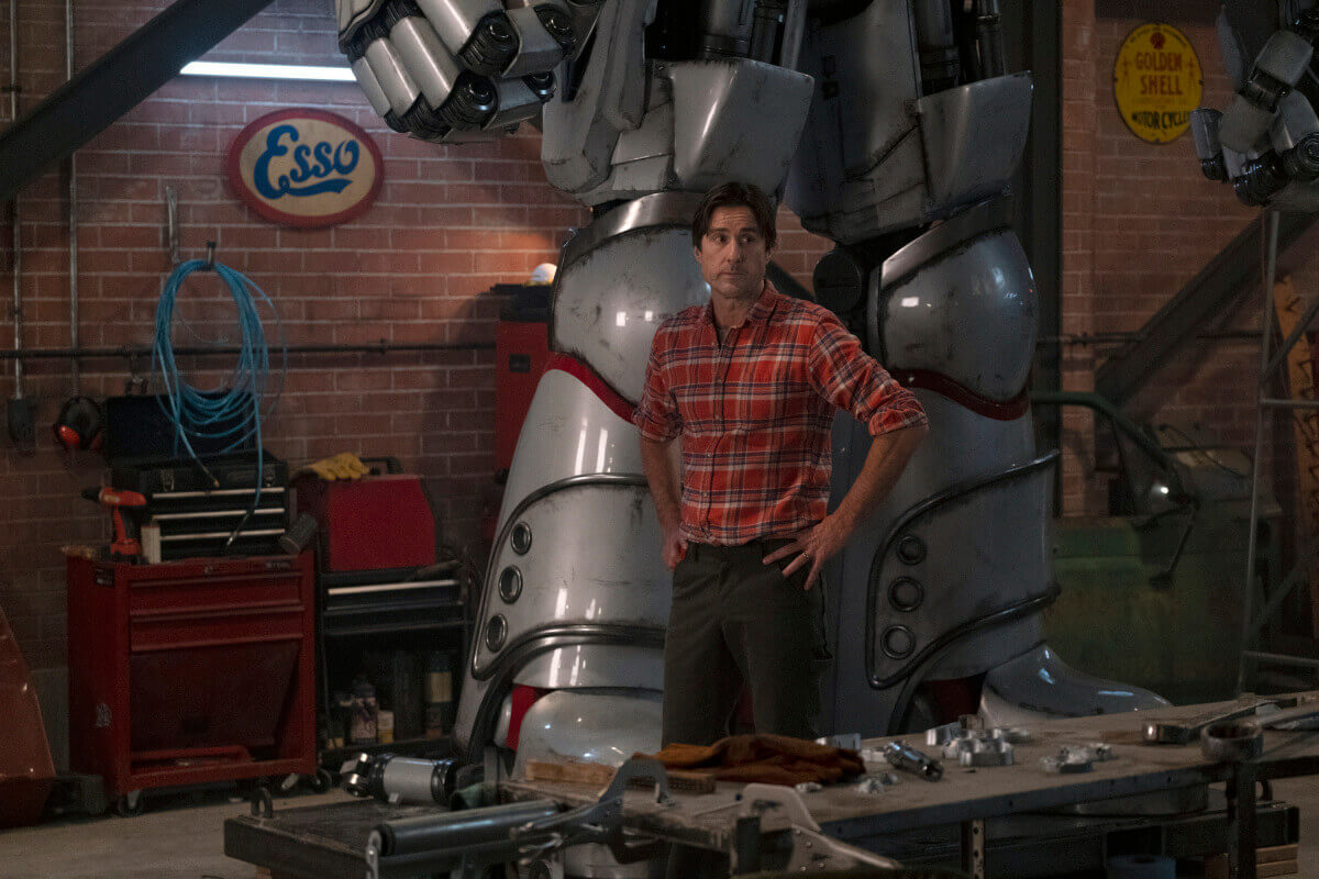 'Stargirl' Season 1 Episode 2 Photos: Preview of "S.T.R.I.P.E."
