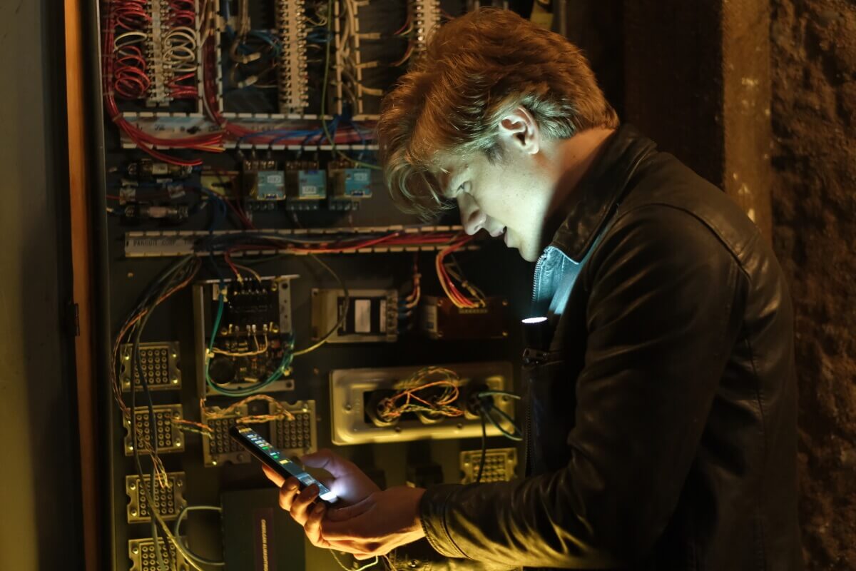 MacGyver Season 5 Episode 9 Photos, Plot, Trailer and Cast