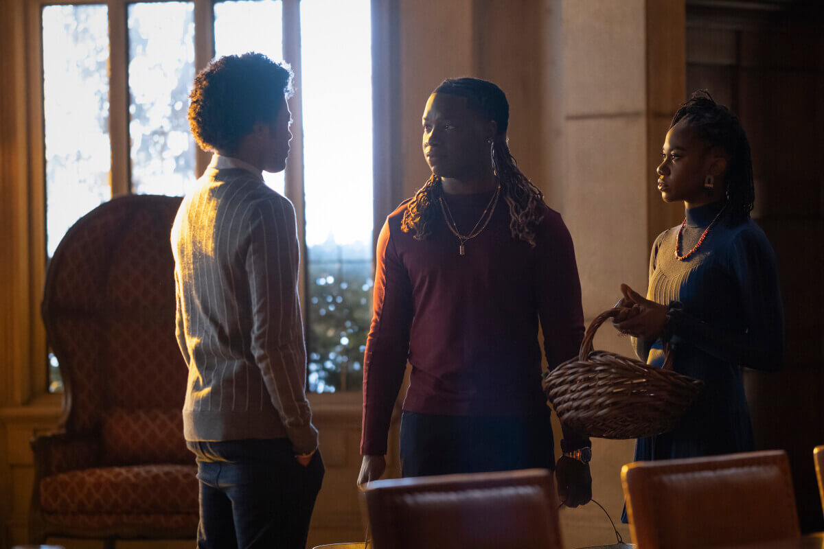 'Legacies' Season 3 Episode 8 Photos: "Long Time, No See" Preview