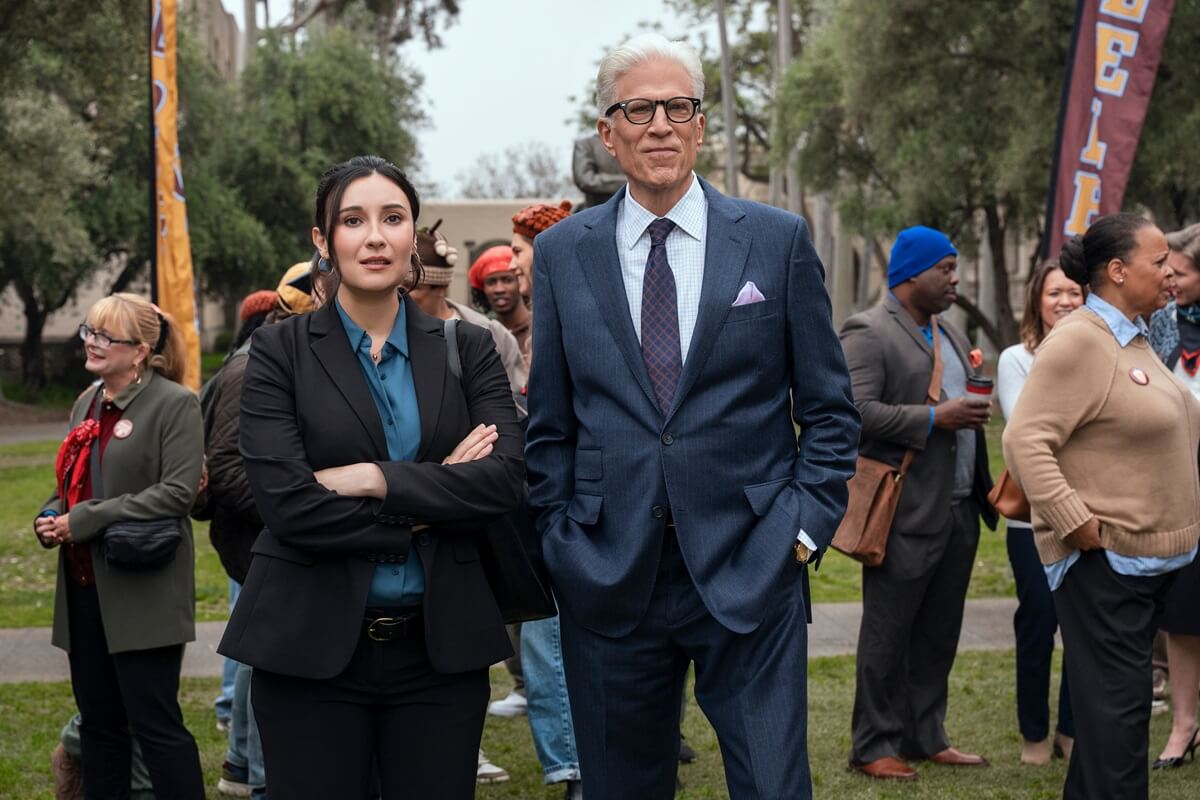 A Man on the Inside Season 2 Photos and Premiere Date