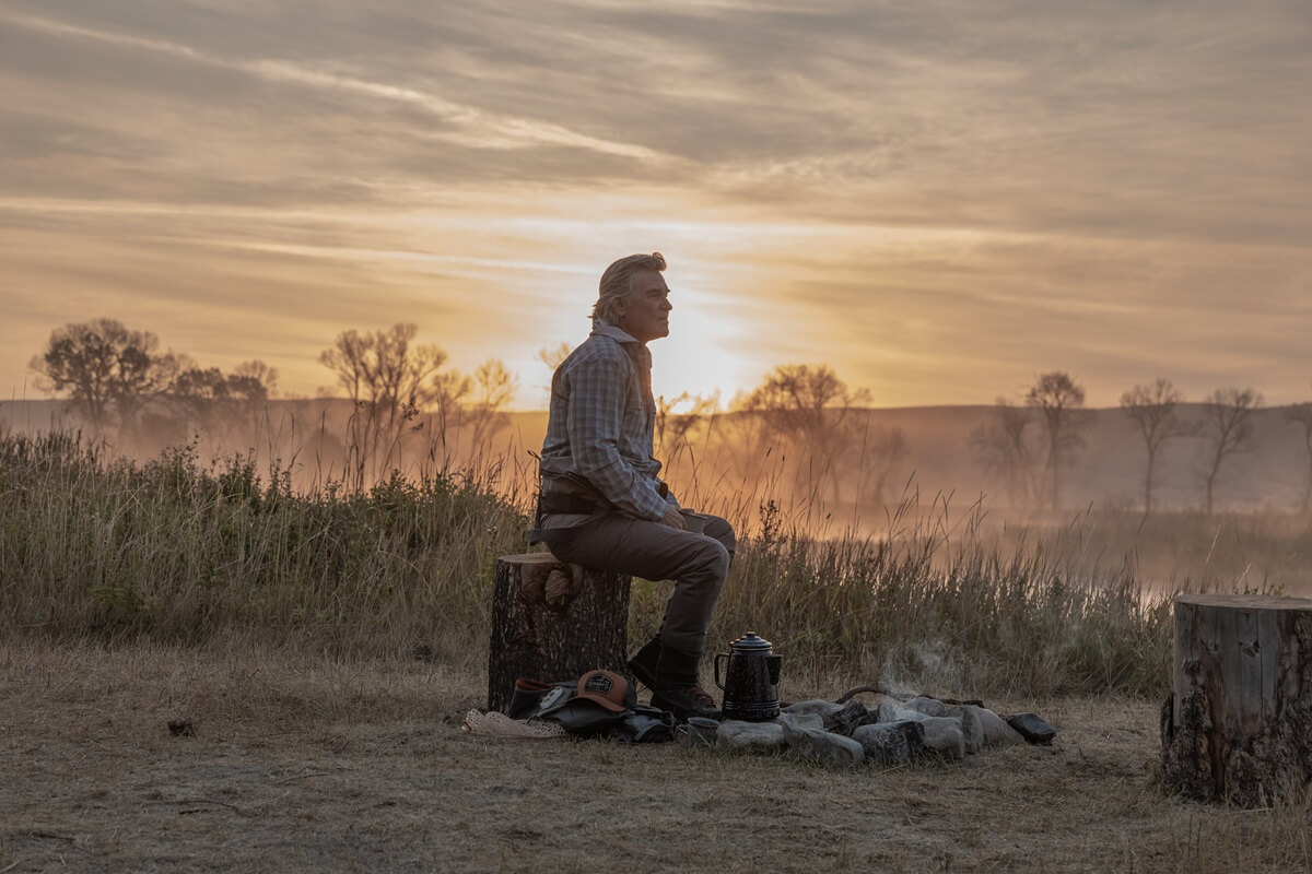 The Madison: First Photos of Michelle Pfeiffer and Kurt Russell